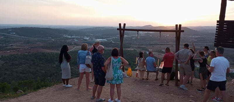 Albufeira: Jeep SunSet Tour & glass of wine