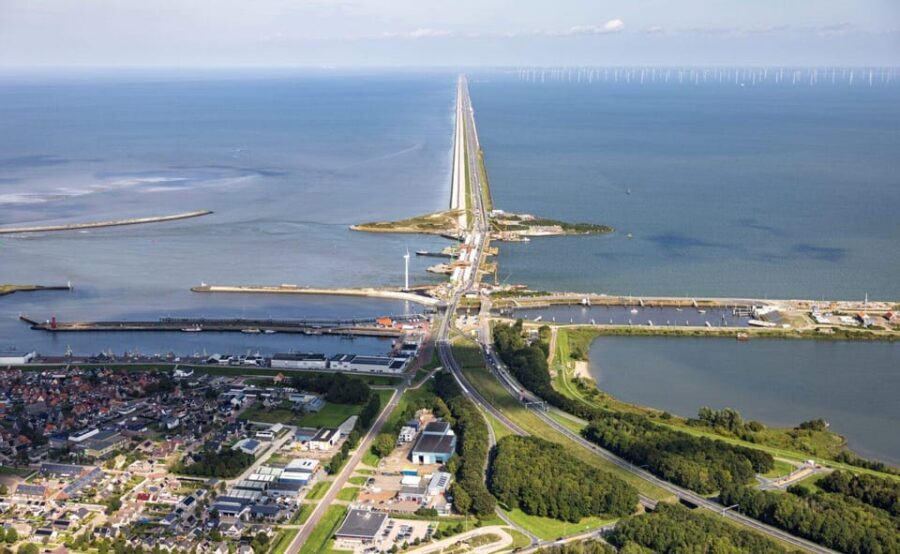 Amsterdam: Afsluitdijk & Wadden Center Museum Private Tour