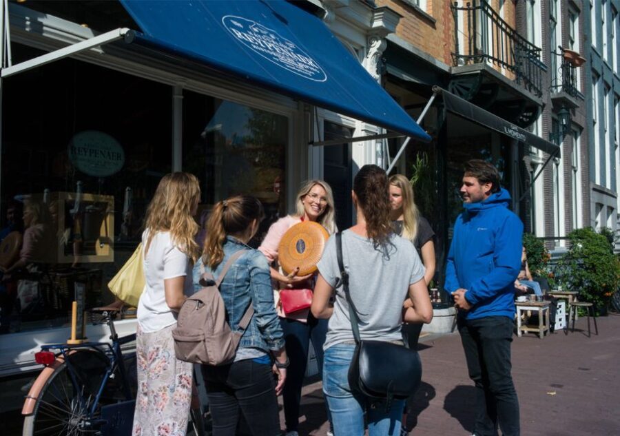 Amsterdam: Guided Cultural Food Tour in German or English