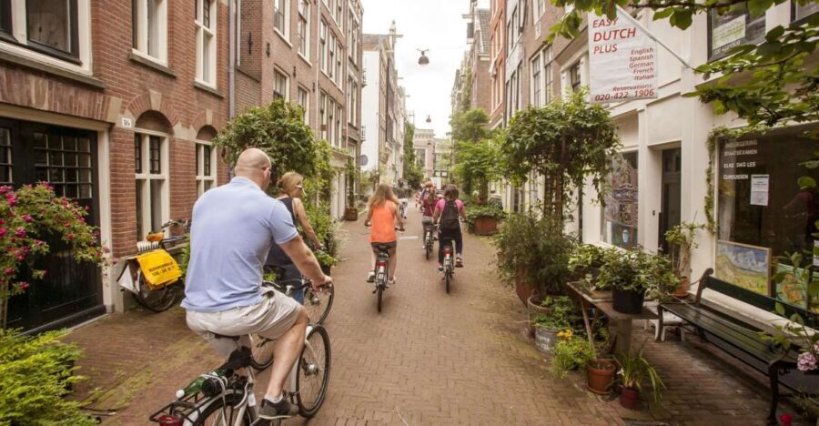 Amsterdam: Hidden Gems & Highlights Guided Bike Tour
