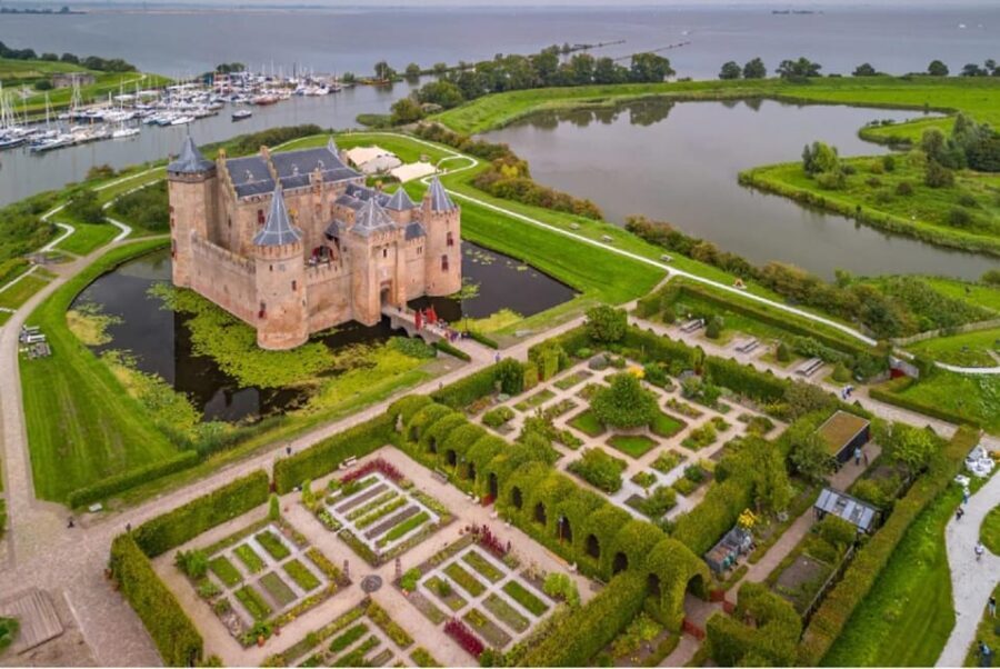 Amsterdam: Private Tour of Kröller-Museum Het Loo Muiderslot