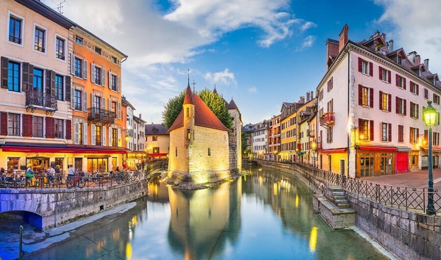 Annecy: Escape game outdoor - the shadow of the sword
