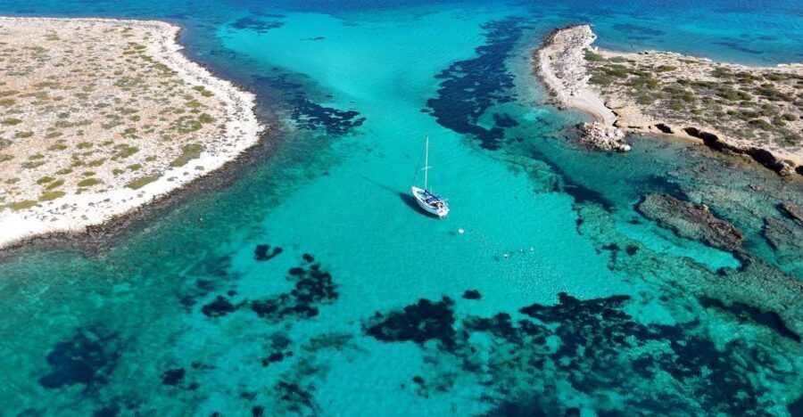 Antiparos: Private Sailing Cruise with Swim Stops and Lunch