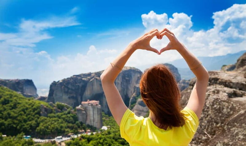 Athens: 2-Day Meteora Tour with Local Guides and Hotel Stay