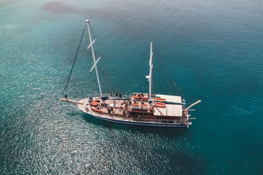 Athens: 3-Hour Sunset Cruise with Swim Stop, Snacks & Drinks