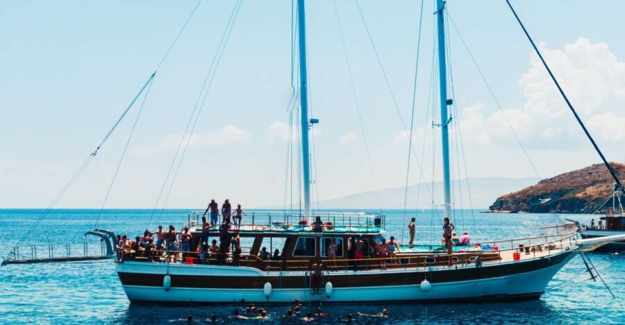 Athens: Full-Day Island Hopping Cruise with Lunch & Transfer
