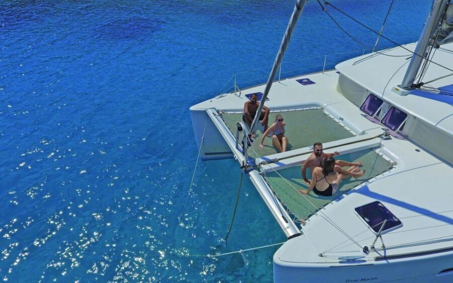 Athens: Riviera Catamaran Cruise with Meal and Drinks