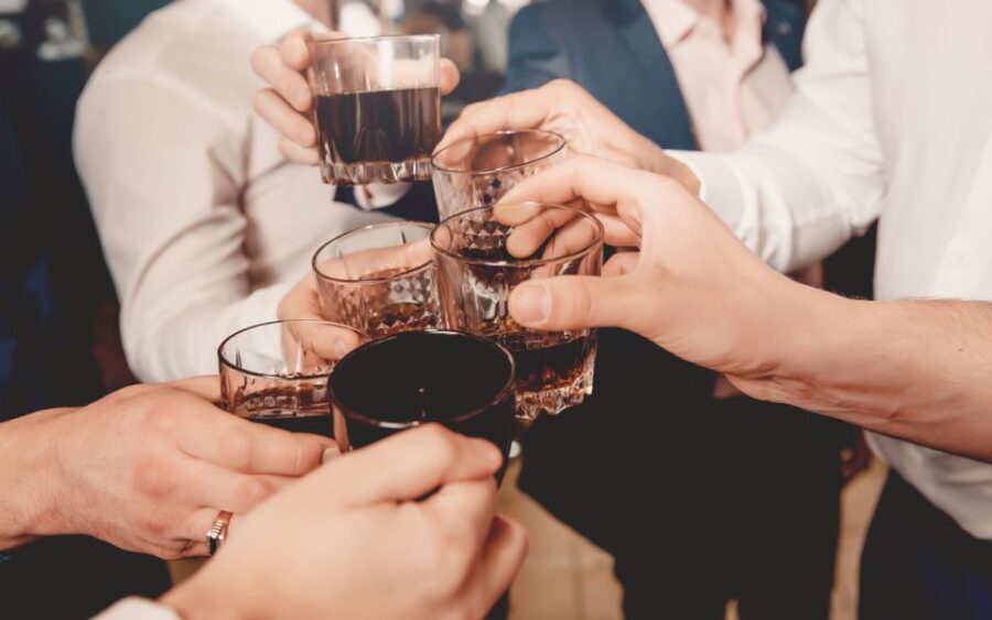 Bamberg: Bar & Club Tour with free Shots & VIP entry