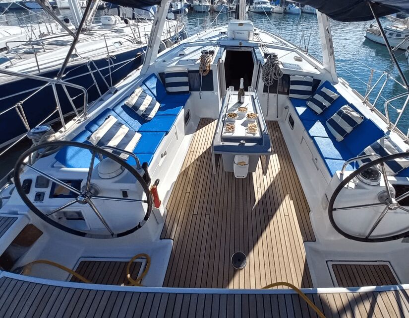 Barcelona: 2-Hour Sailboat Tour with Snacks and Drinks