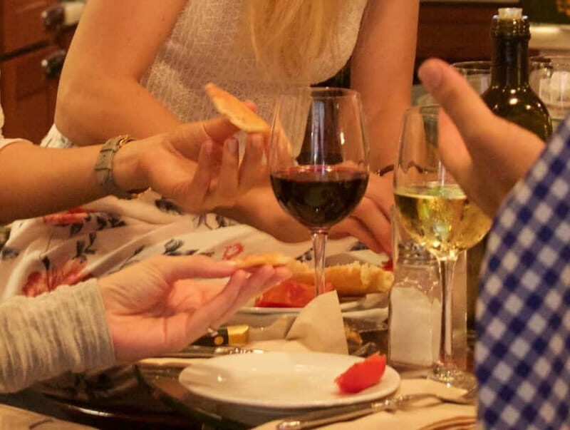 Barcelona: 3-Hour Sips, Sites & Bites Food & History Tour