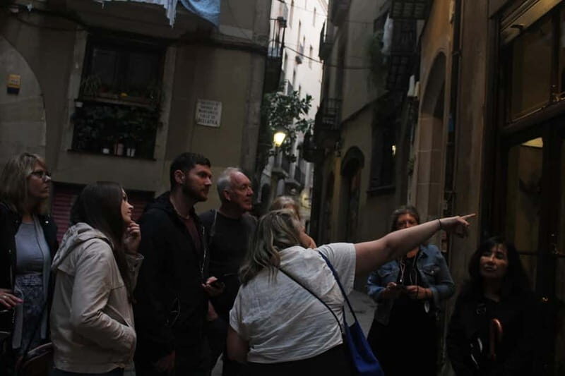 Barcelona: Craft Beer Tasting & Castellers Experience