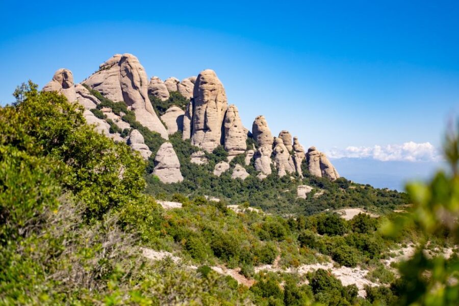 Barcelona: Sitges & Montserrat Monastery Tour with Easy Hike