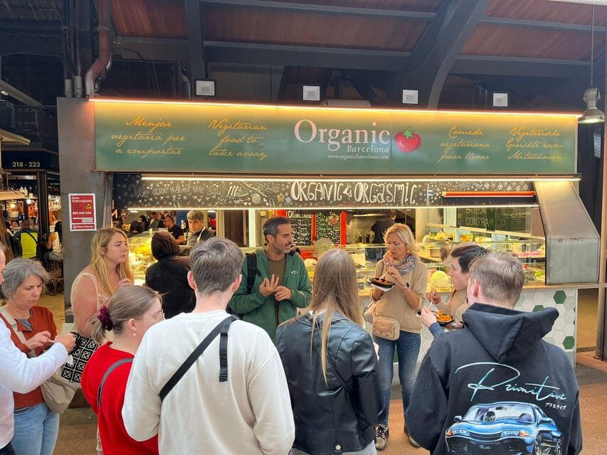 Barcelona: Street Food & Sightseeing Tour with Local Market