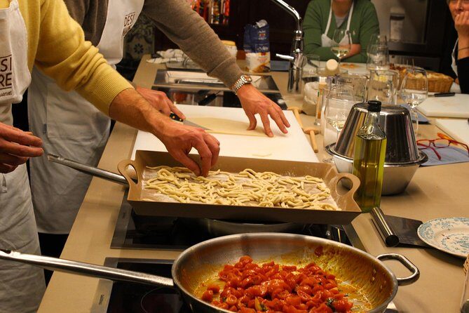Bari: Home Cooking Class- Make Cavatelli & Capunti with Wine