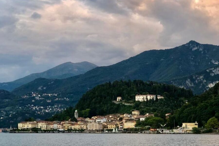 Bellagio: Lake Como Sunset Kayak Villas Experience