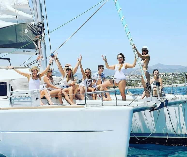 Benalmádena 2-hour Group Tour with Dolphin Watching
