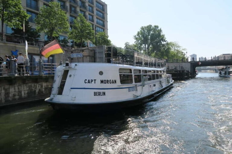 Berlin: City Boat Tour with Live Commentary - FAQ
