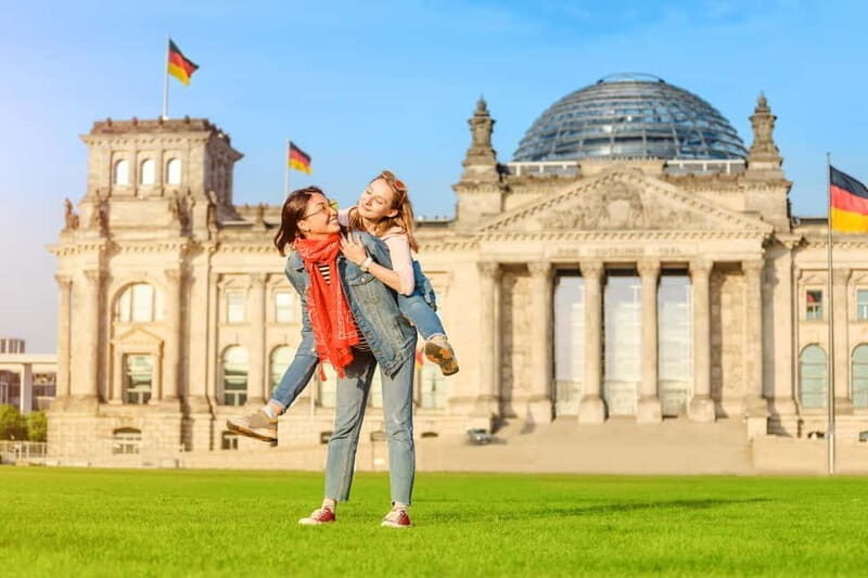 Berlin Essentials: Private Photoshoot at Berlin's top sites