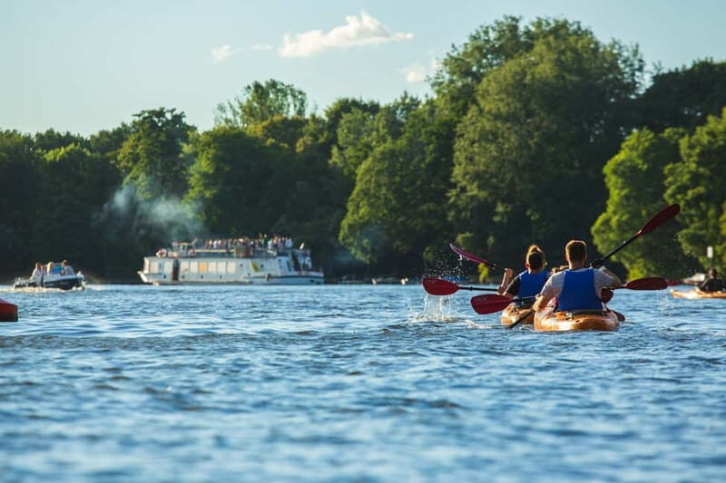 Berlin: Kayaking Tour Kreuzberg - Sunset on Landwehr Canal