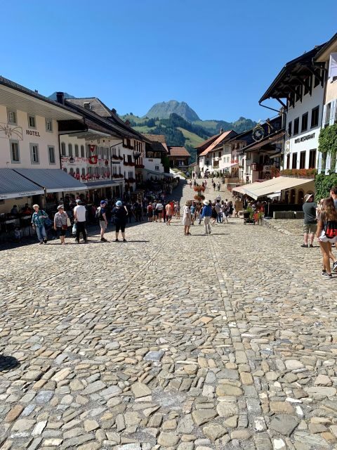 Bern: Gruyères & Lavaux Vineyard Day Trip with Cheese & Wine