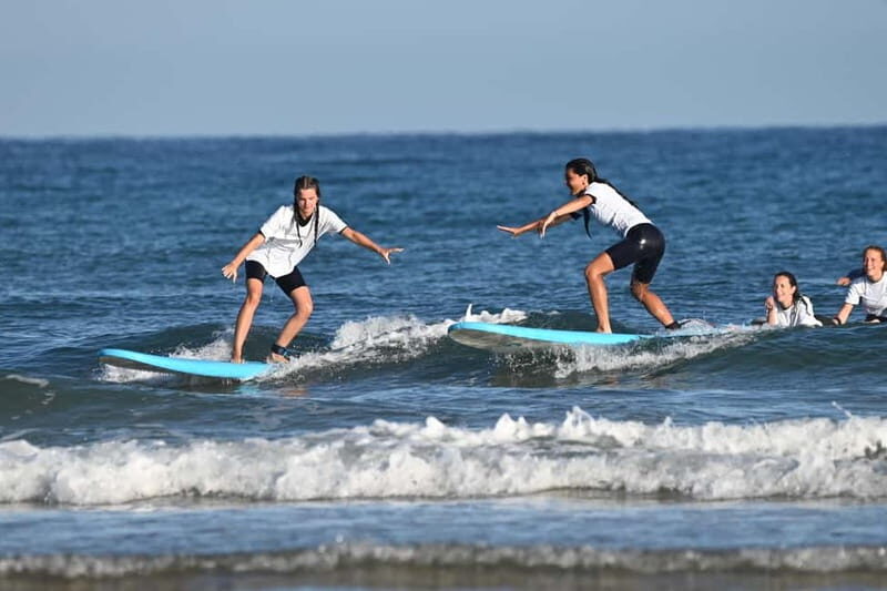Bidart: Enjoy surfing with experienced and friendly teachers