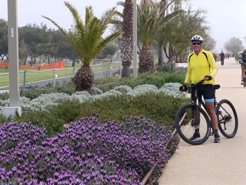 Bike rental: Port of Cagliari, Su Siccu, Nervi Park, Molentargius