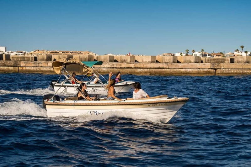 Boat rental in Menorca with no license required.