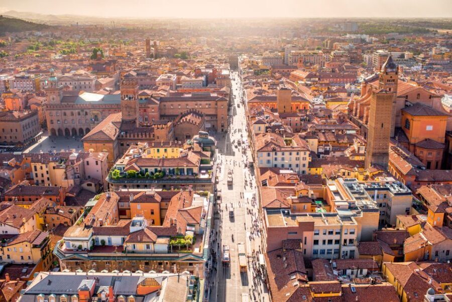 Bologna: Clock Tower Audio Guide and Food Tasting - Art, History, and Stories in the Palazzo d’Accursio