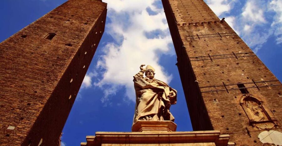 Bologna: Guided Walking Tour
