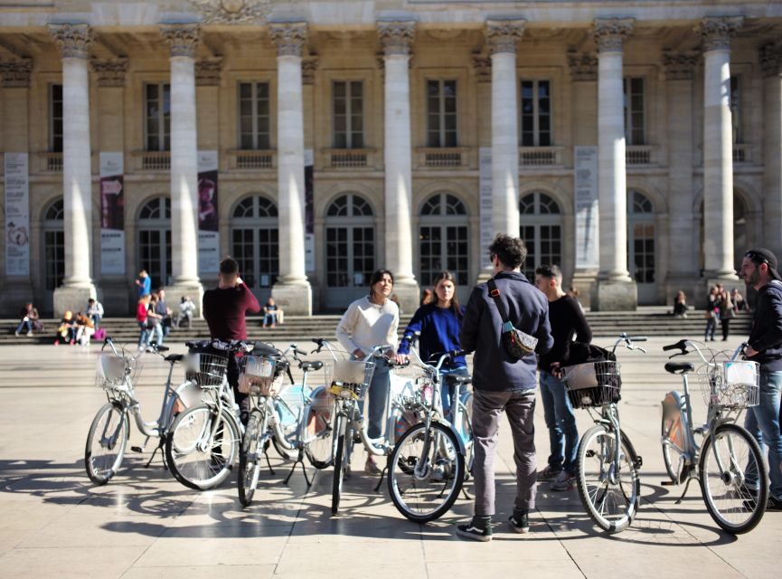 Bordeaux: Historic Center & Chartrons District Bike Tour