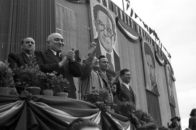 Born Under The Red Star - Communist tour with Coffee in a Retro Bar