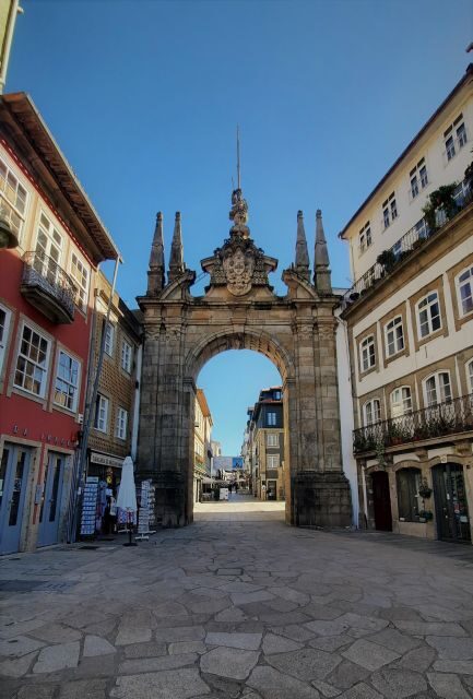 Braga and Guimarães Historical and Cultural Tour from Porto