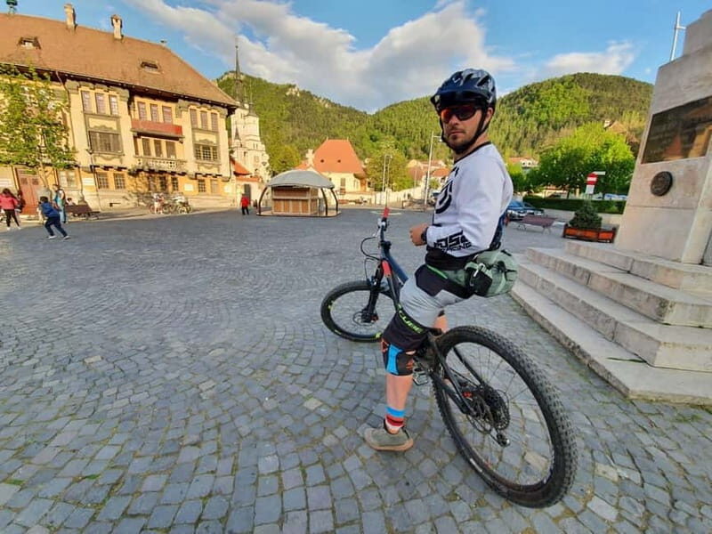 Braov Bike Exploration: Scenic Routes & Local Flavors