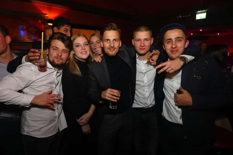 Bratislava: Pub Crawl with VIP Entry, Free Shots & Beer
