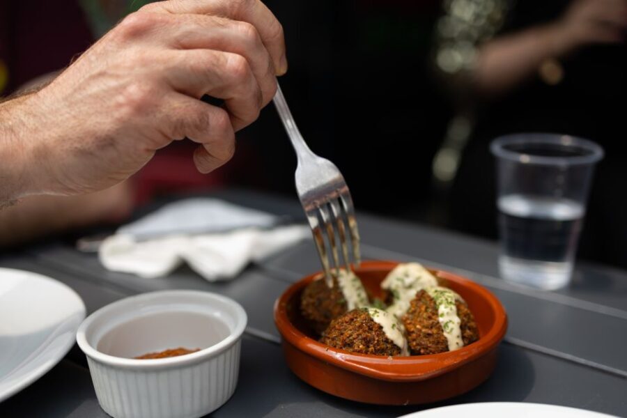 Brighton: Walking Food Tour (Vegan and Vegetarian options)