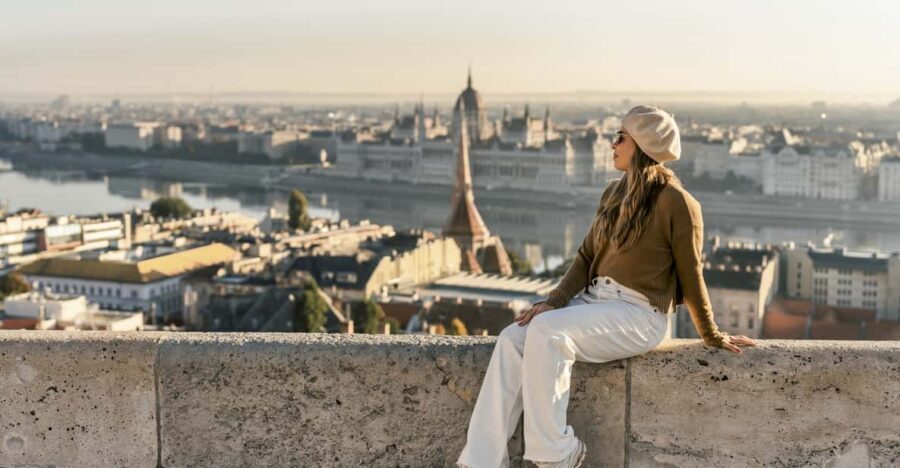 Buda Castle: Private photoshoot with a local guide