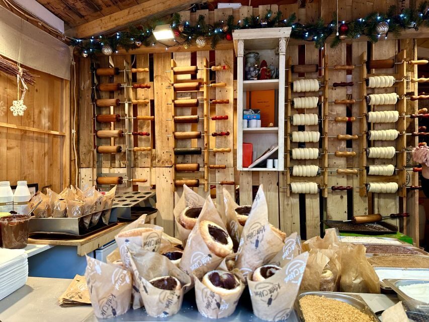 Budapest: Christmas Market Guided Walking Tour with Tastings