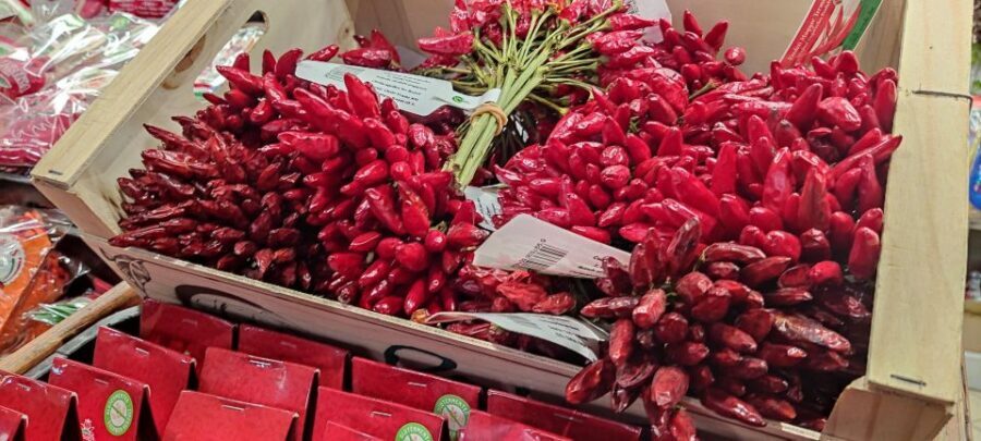 Budapest: Hungarian Cuisine in the Market Hall (german)