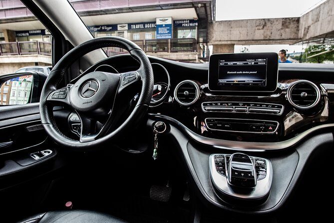 Budapest Private Airport Transfer in a Luxury Minivan