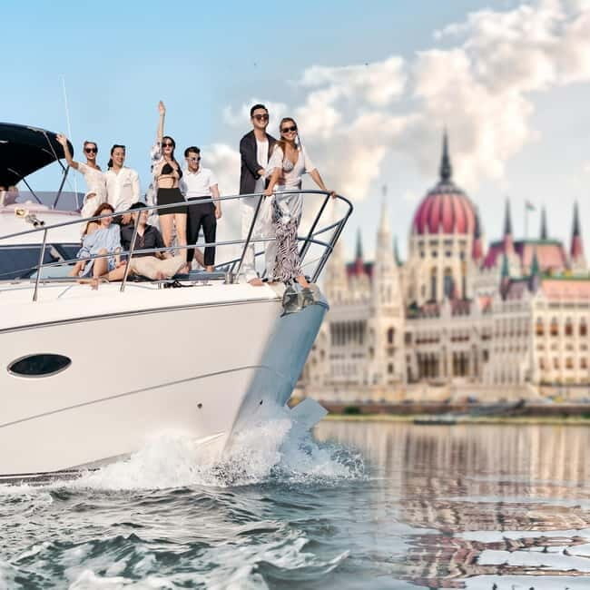 Budapest: Private River Cruise on a Yacht on the Danube