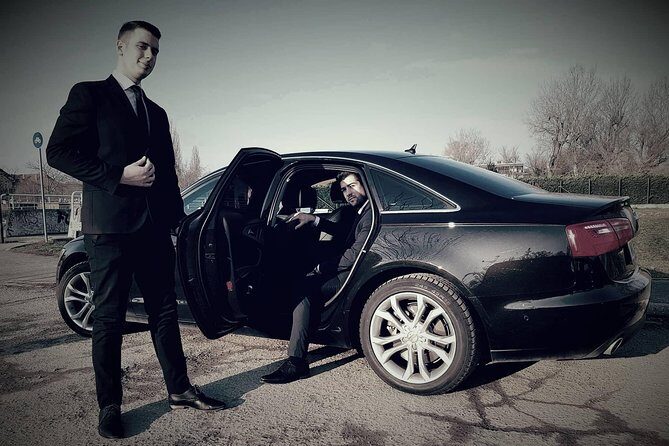Budapest Private Round Trip Airport Transfer in a Luxury Car