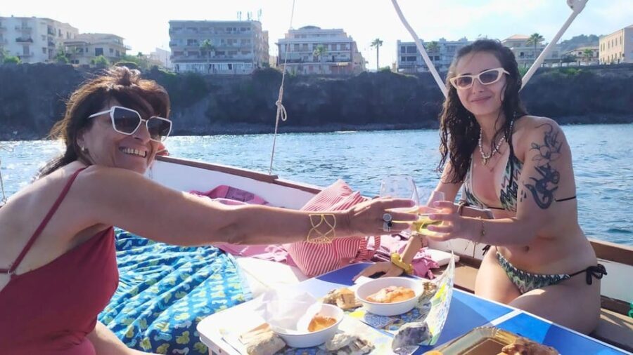 Buscemi, Aci Trezza, Acireale, Etna: with lunch and dinner
