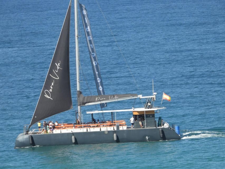 Cadiz: Bay of Cadiz Catamaran Tour with Host