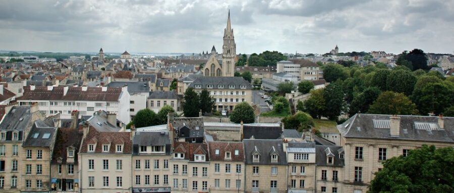 Caen: Private Guided Walking Tour
