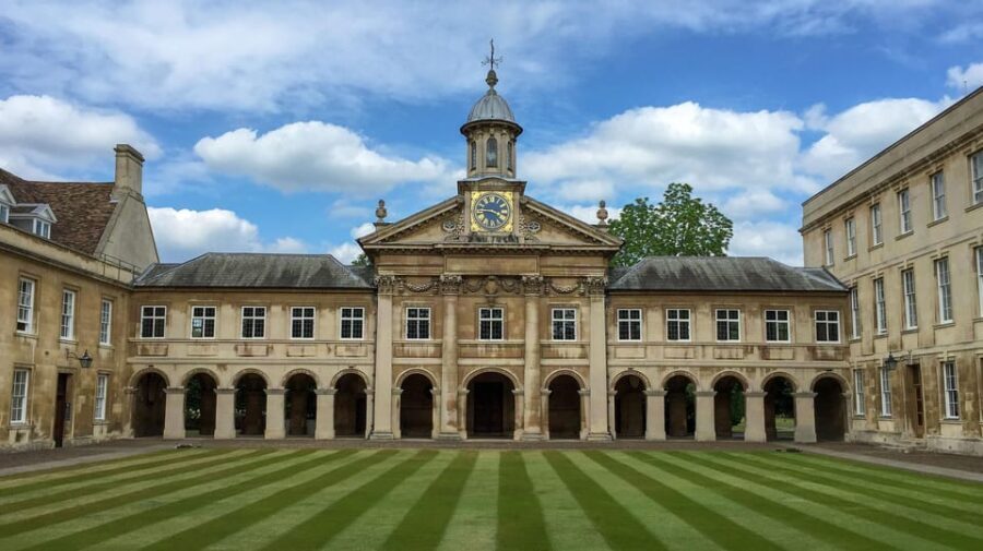 Cambridge: University Walking Tour