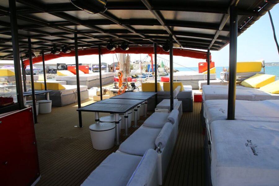 Cambrils: Catamaran Cruise with Drinks and BBQ Lunch Option