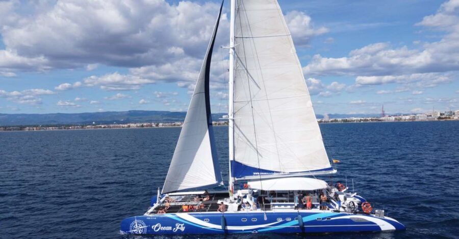 Cambrils: Costa Dorada Catamaran Day Cruise with BBQ Lunch