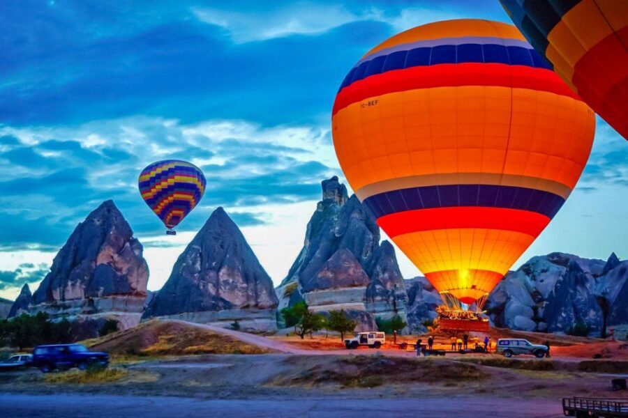 Cappadocia: Sunrise Hot Air Balloon, Göreme & Fairy Chimneys