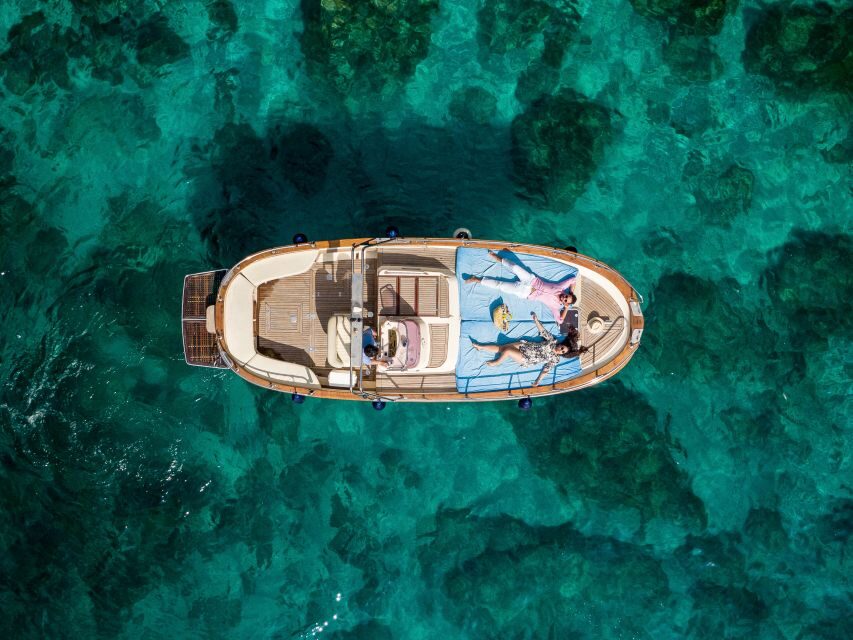Capri: Full day Private Customizable Cruise with Snorkeling