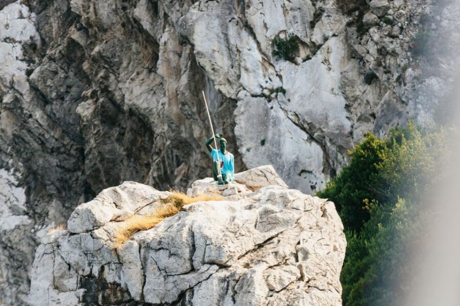 Capri: Island Boat Trip with Grottos